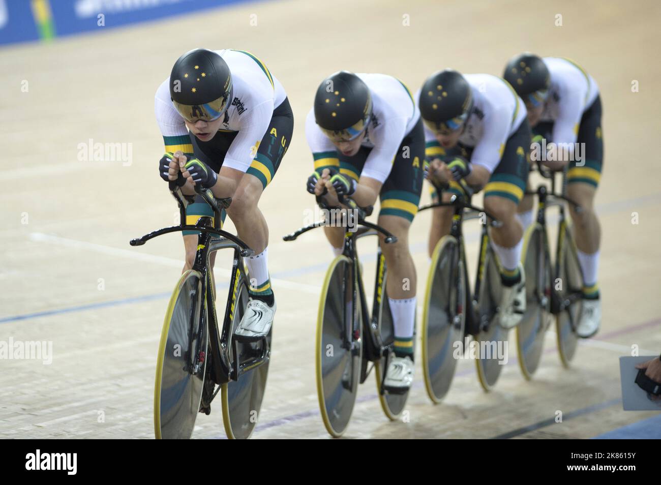 Australian mens track cycling team hi-res stock photography and images ...