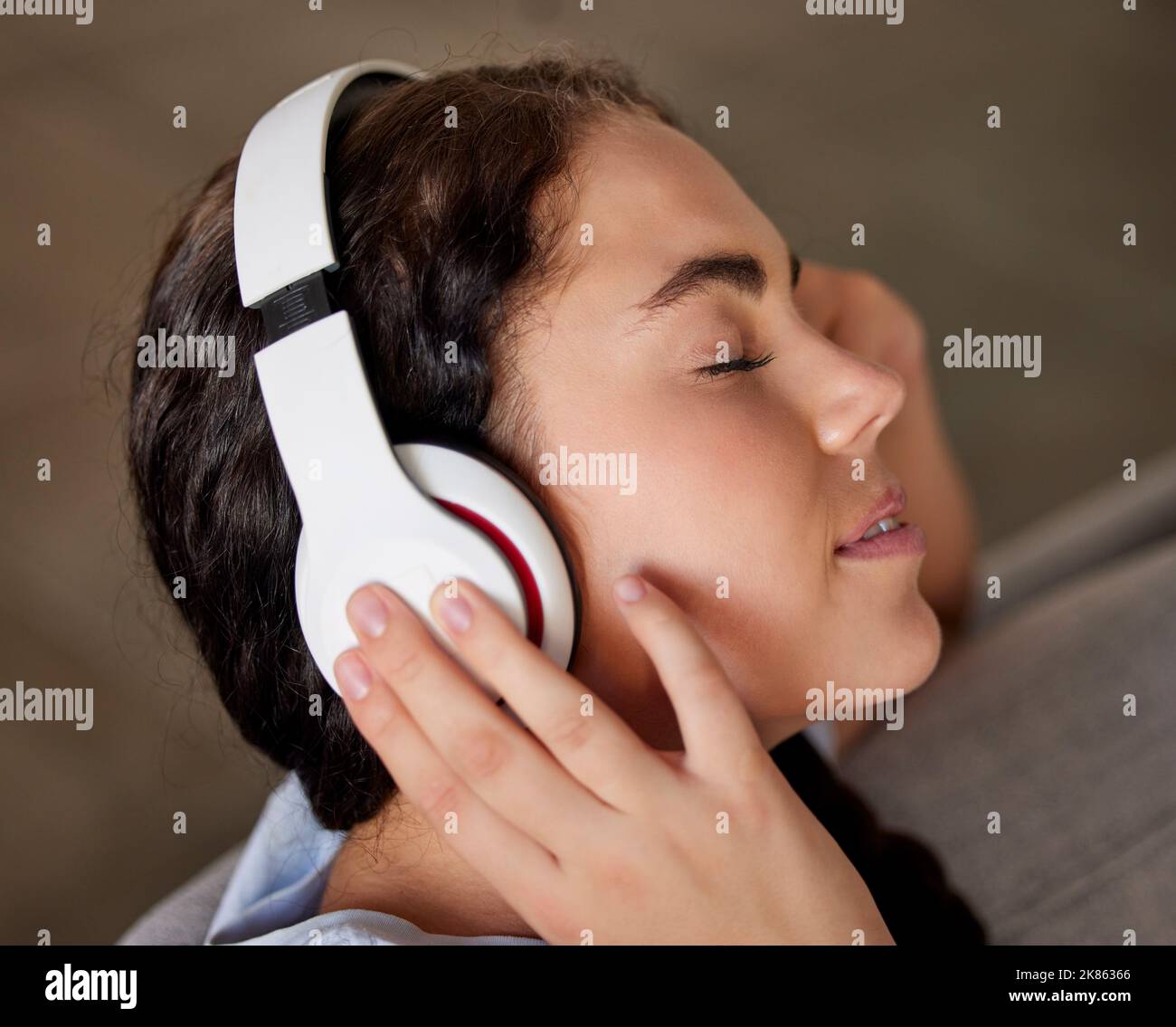 Face music hi-res stock photography and images - Alamy