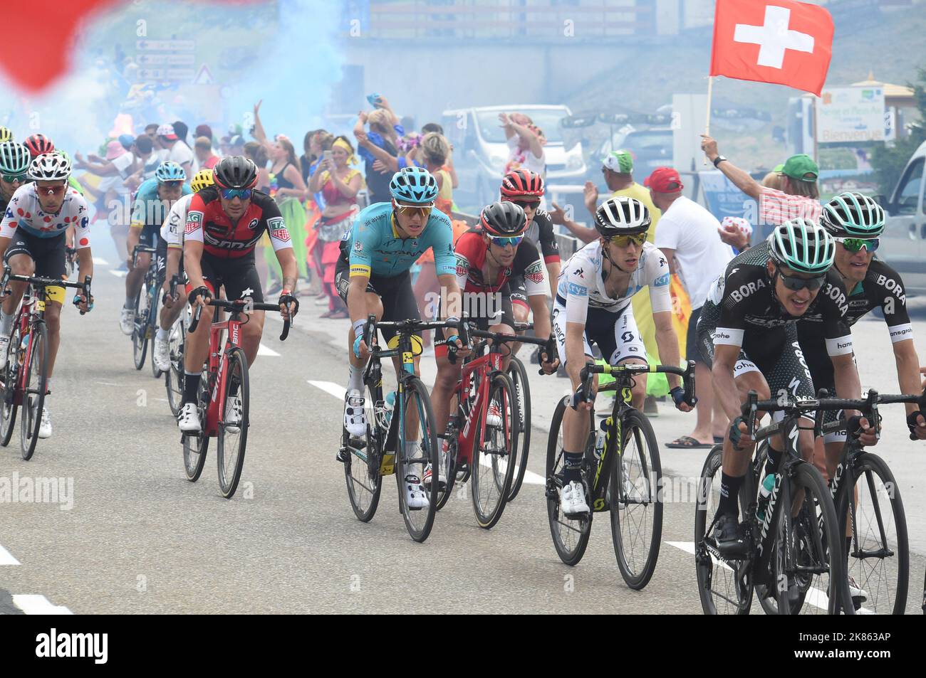 Simon Yates GB Orica Scott team in young riders lead, white jersey Tour ...