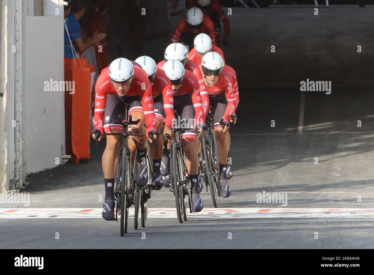 Team Trek enter the arena to a huge cheer Stock Photo - Alamy