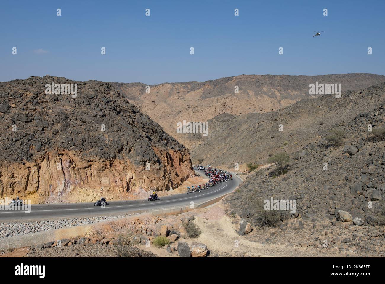 The peleton in the final 10km Climbing the final mountain 'The Climb of ...