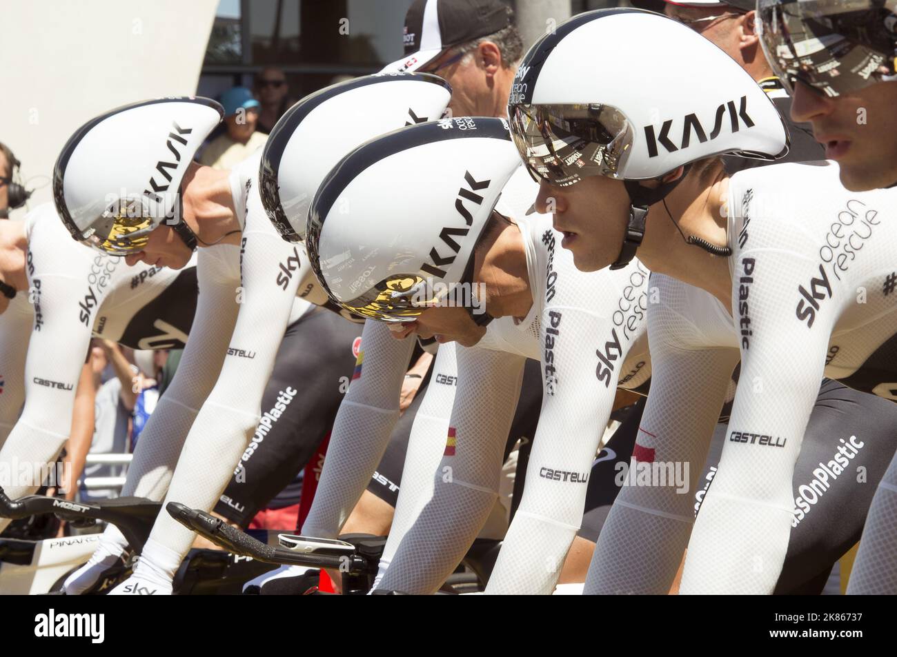 Team Sky get ready before the race Stock Photo - Alamy