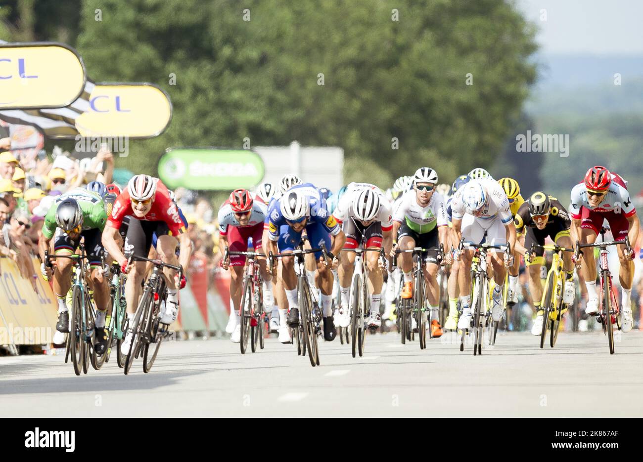 (left to right) Peter Sagan team Bora Hansgrohe, Andre Greipel team ...