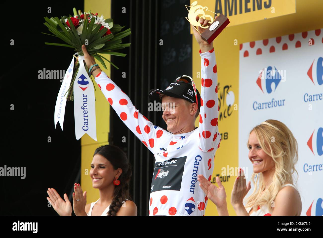 Despite the fall Toms Skujins (Trek-Segafredo) takes another day in the ...