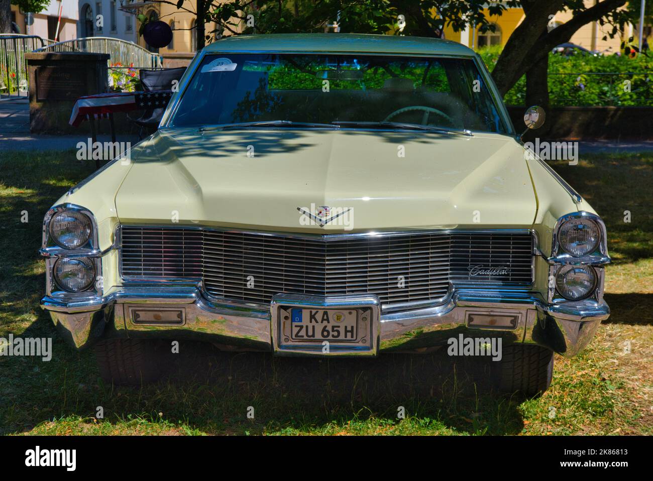 BADEN BADEN, GERMANY - JULY 2022: beige ivory white Cadillac de Ville ... BADEN BADEN, GERMANY - JULY 2022: beige ivory white Cadillac de Ville ...