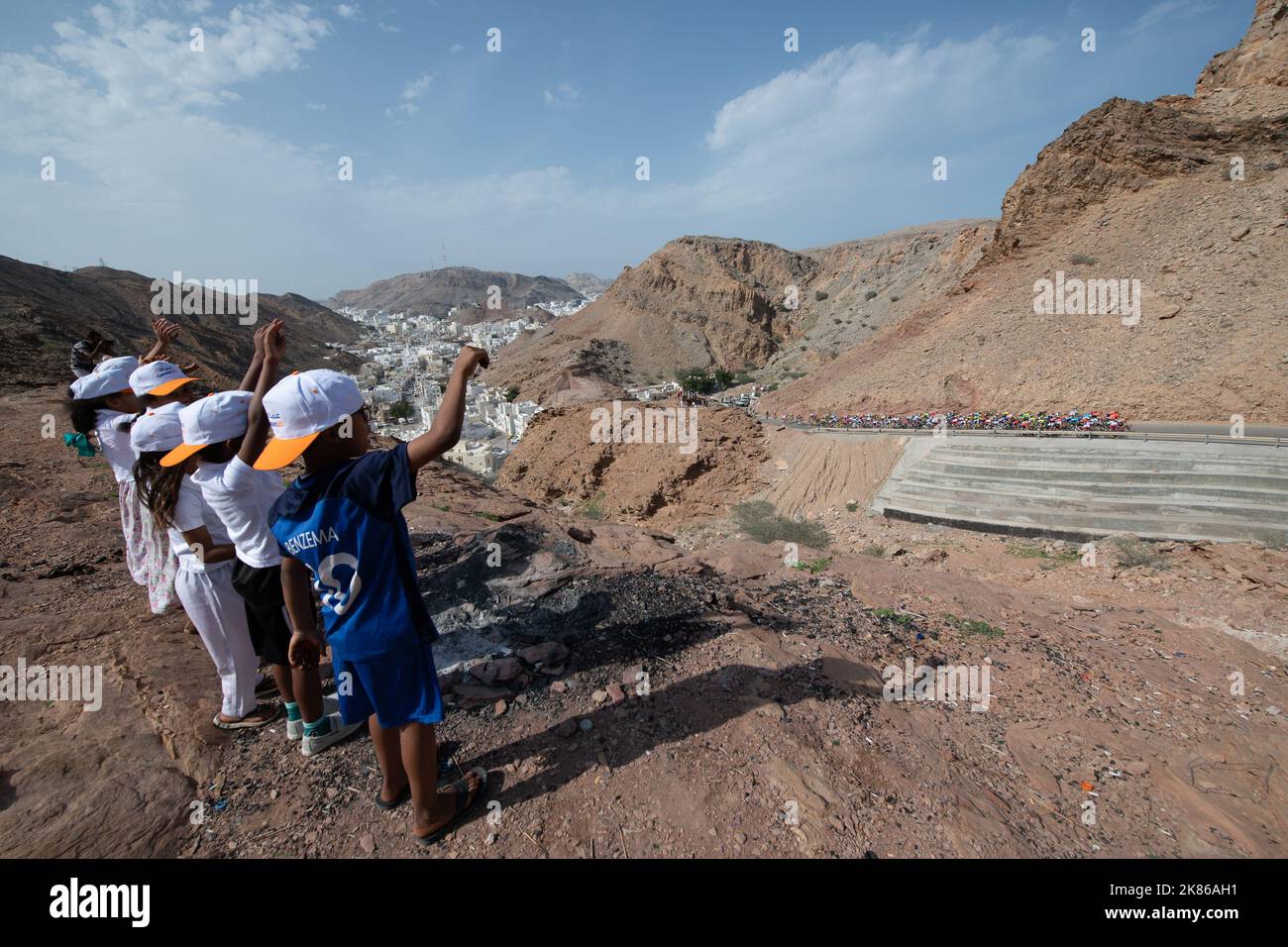 The Climb of Hamriyah with fans cheering on the peleton Stock Photo - Alamy