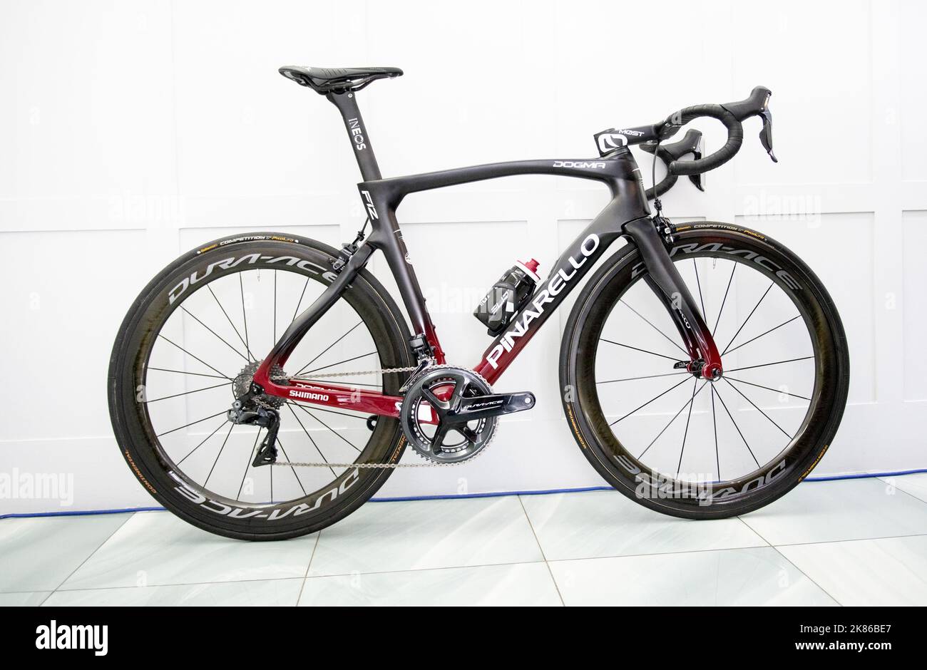 Pinarello dogma bike hi-res stock photography and images - Alamy