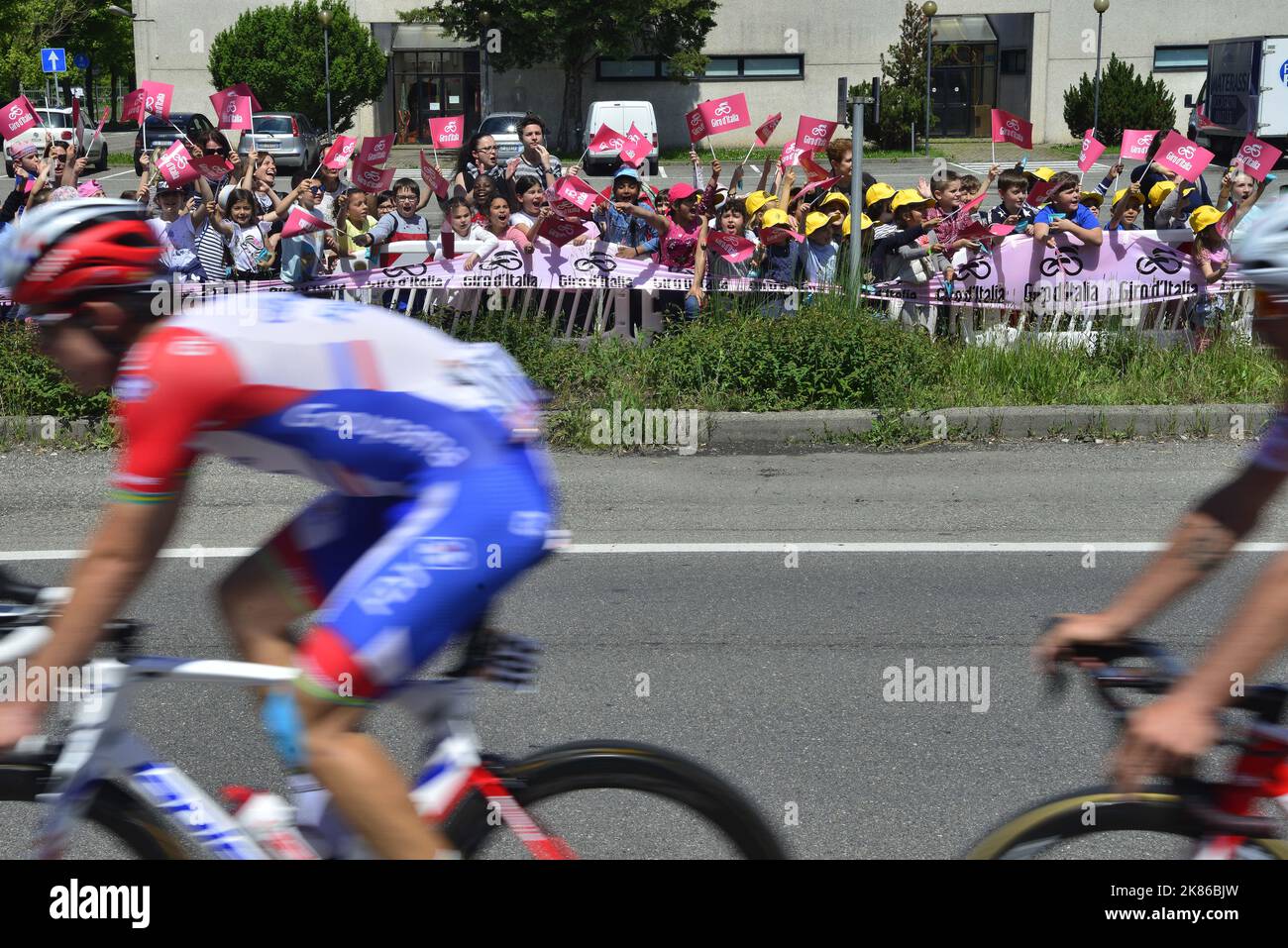 Cycling supporters hi-res stock photography and images - Alamy