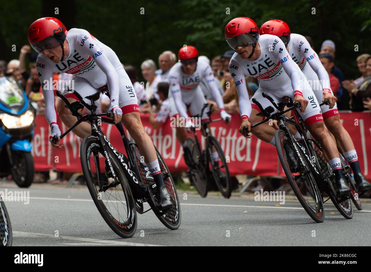 UAE Emirates team Dan Martin, Fabio Aru, Sven erik Bystrom, Rui Costa ...