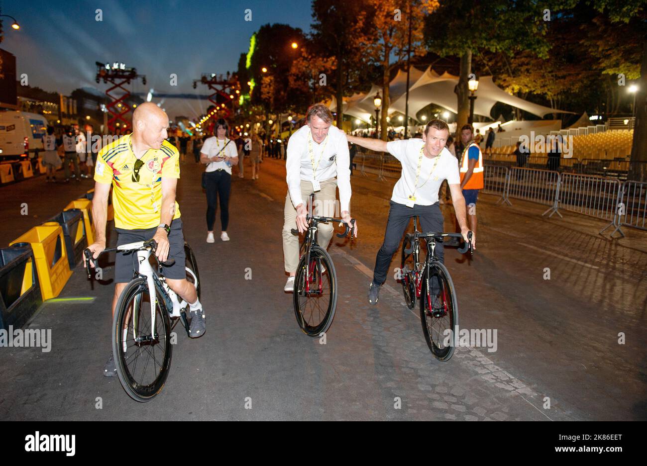 Jim head in head racing hi-res stock photography and images - Alamy