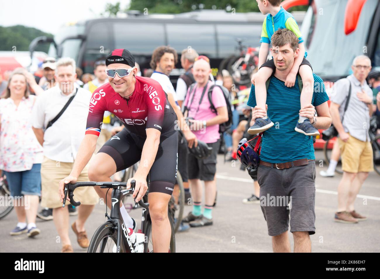 Great Britain's Ian Stannard for team Ineos in Bushy Park for the start ...