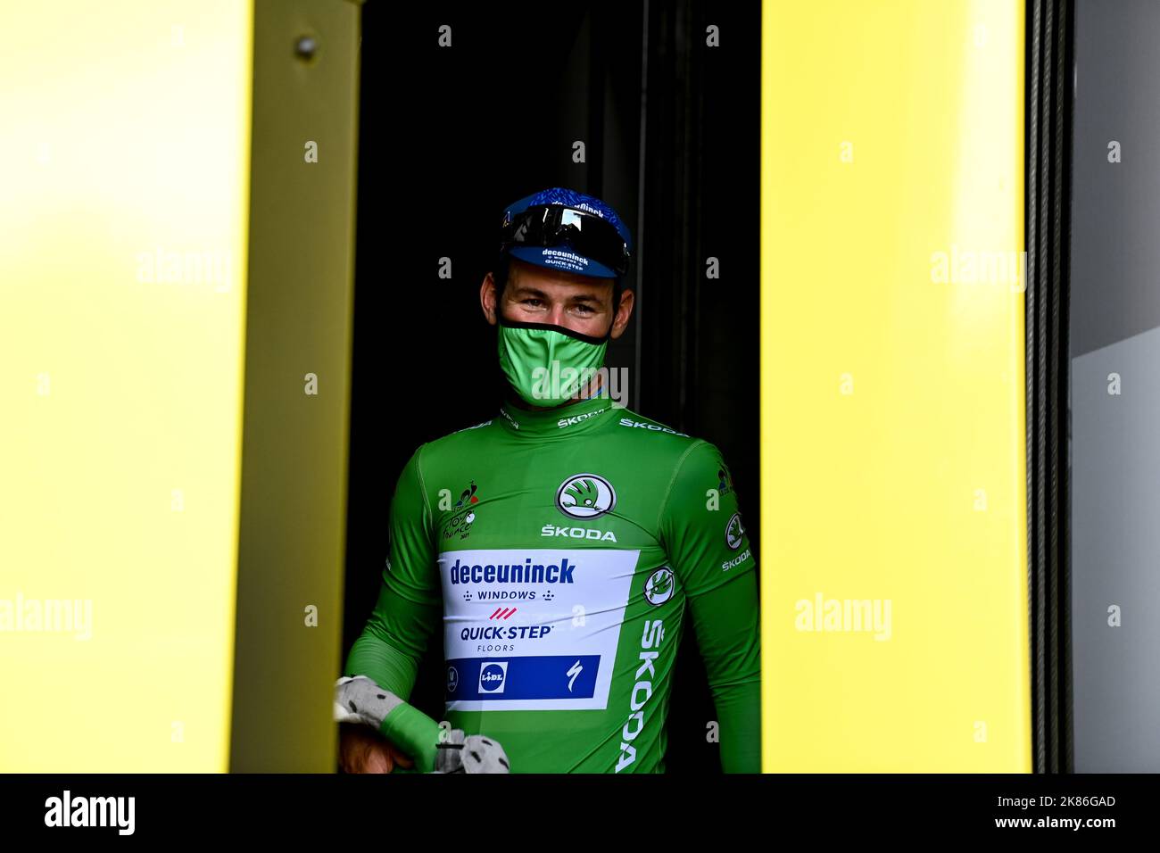 Great Britain's Mark Cavendish for team Deceuninck Quick Step wins the ...