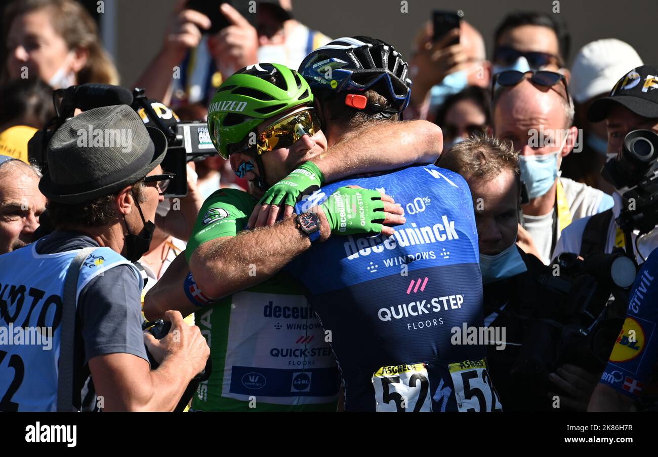 Mark Cavendish of team Deceuninck-Quick-Step wins the stage in a sprint ...