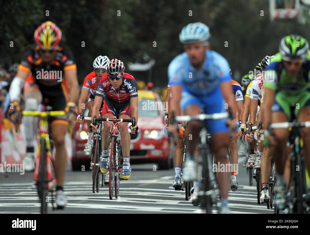 Cadel Evans at the finish line Stock Photo - Alamy