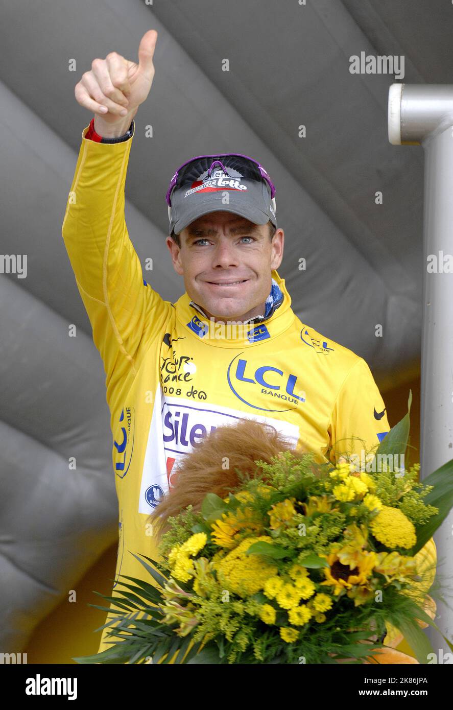Cadel Evans celebrates on the podium Stock Photo - Alamy