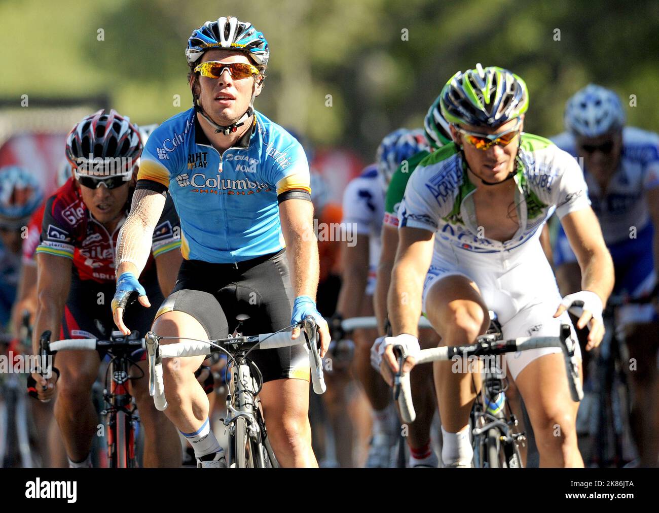 Mark Cavendish rides towards the finish line Stock Photo - Alamy