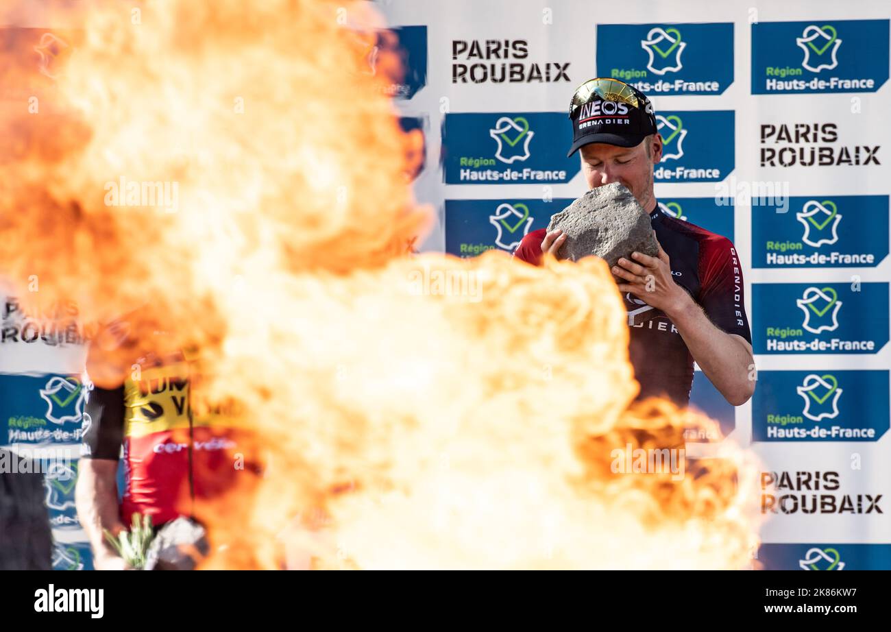 Paris Roubaix 2022, From Compiegne to Roubaix Velodrome. Race winner ...