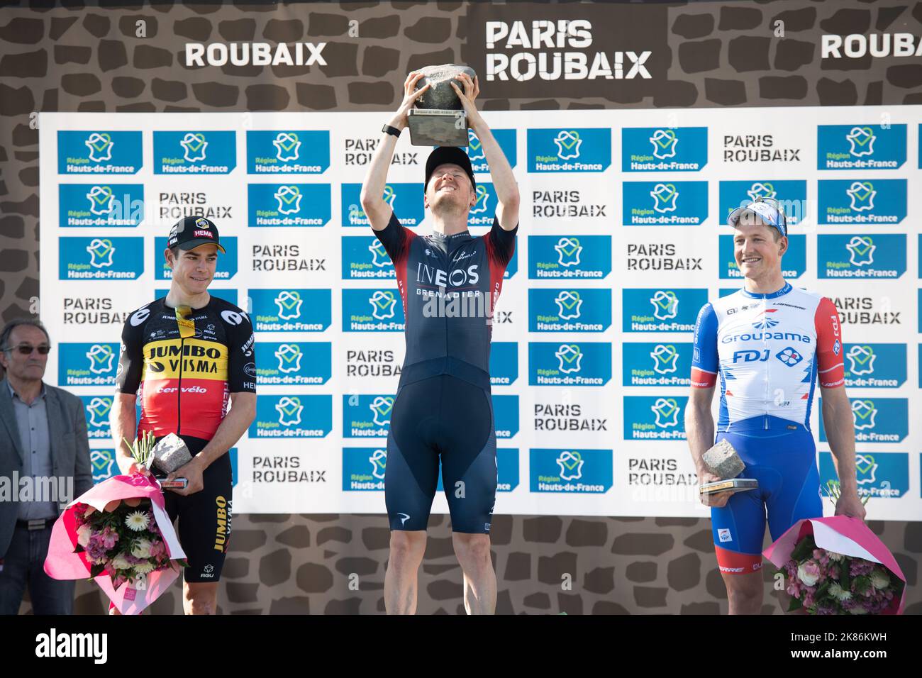 Paris Roubaix 2022, From Compiegne to Roubaix Velodrome. Race winner ...