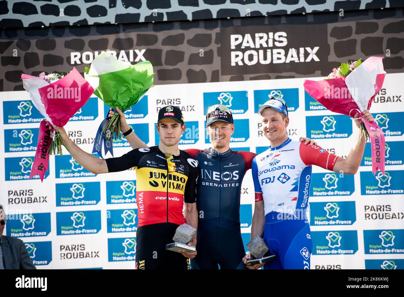Paris Roubaix 2022, From Compiegne to Roubaix Velodrome. Race winner ...
