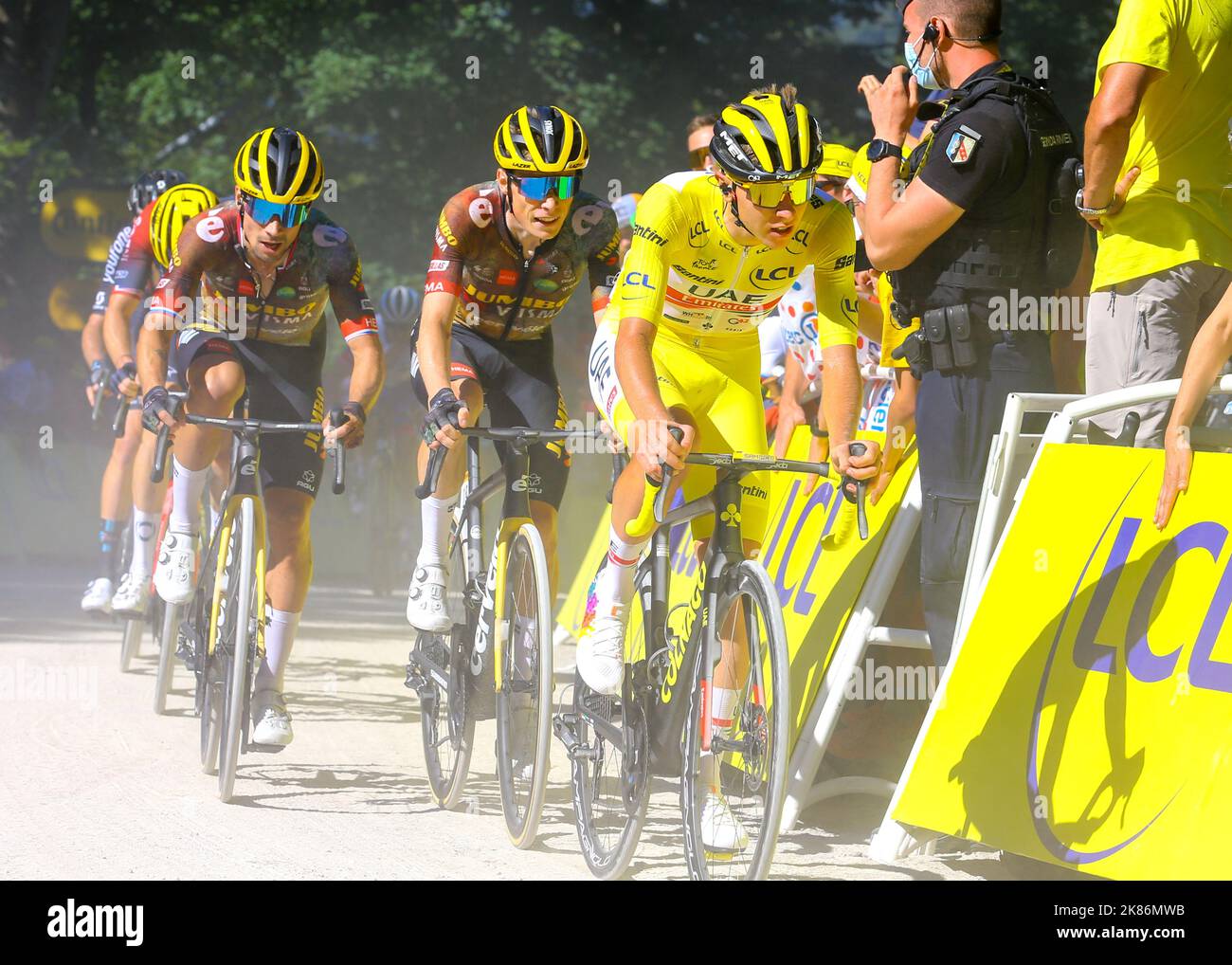 Tadej POGAÄŒAR with PrimoÅ¾ ROGLIÄŒ and Jonas VINGEGAARD on his wheel ...