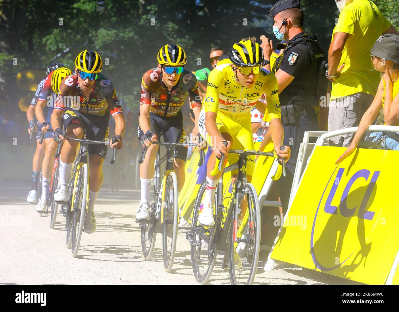 Tadej POGAÄŒAR with PrimoÅ¾ ROGLIÄŒ and Jonas VINGEGAARD on his wheel ...