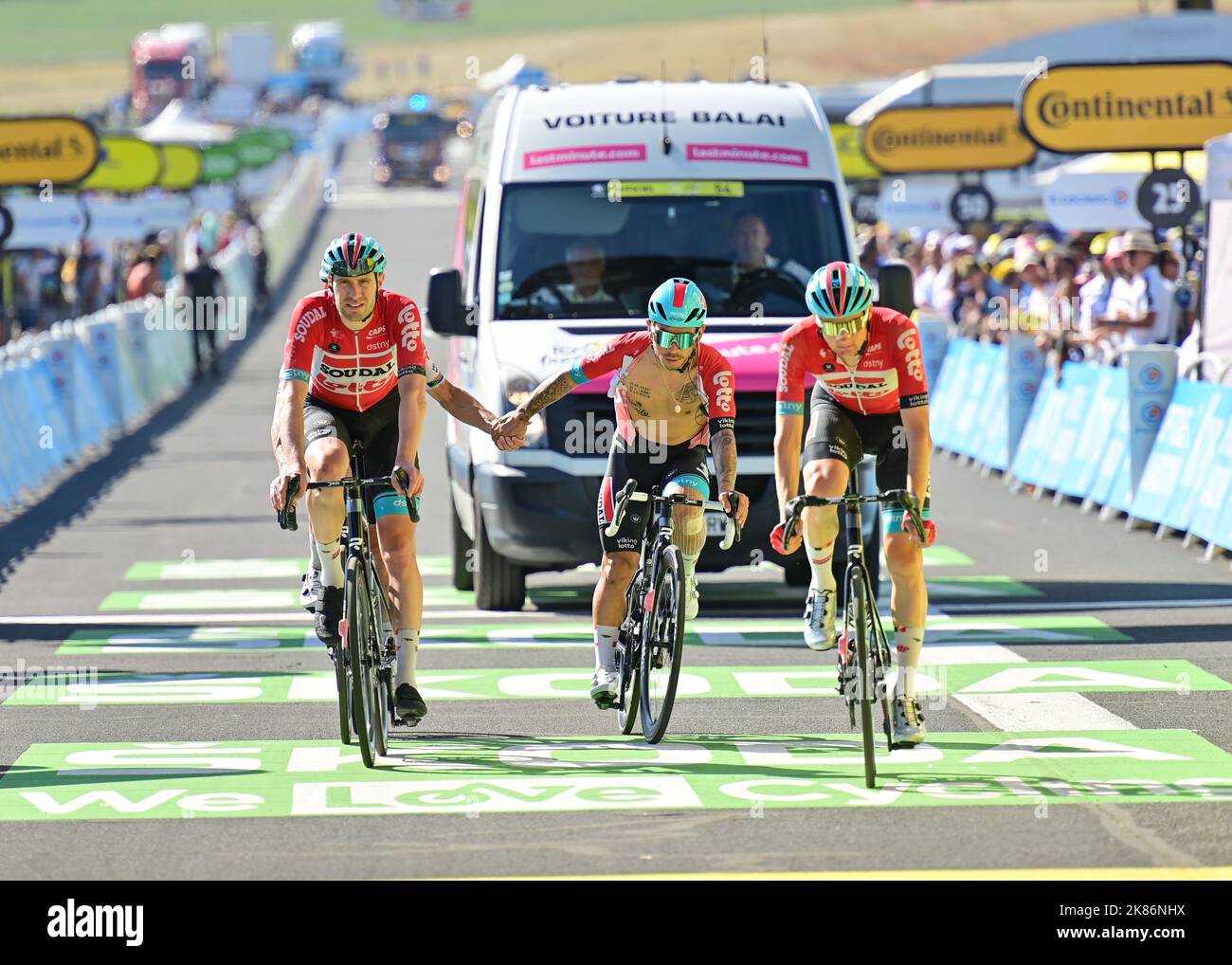 Caleb EWAN Lotto Soudal bravely fights the pain to finish Tour De ...