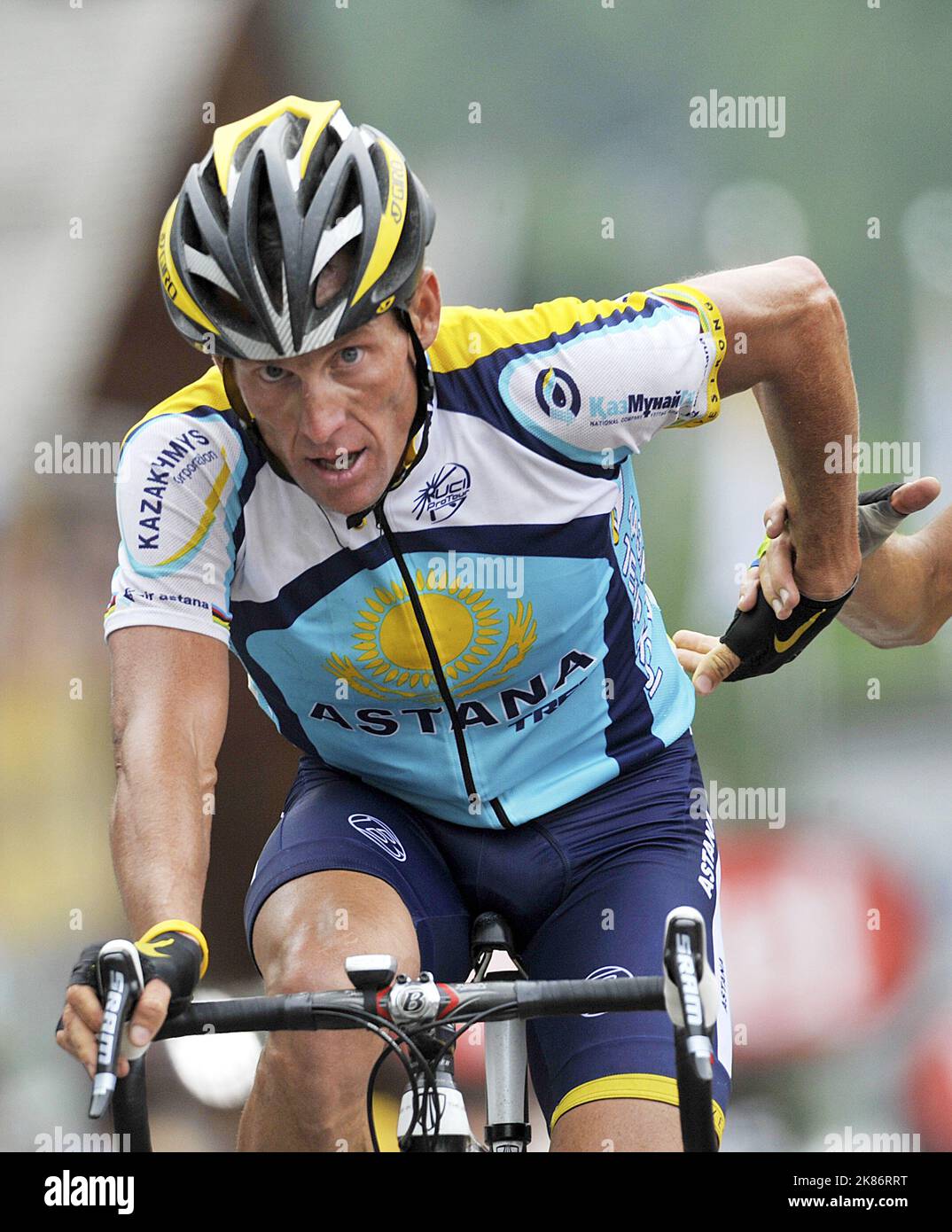 Lance Armstrong and Vincenzo Nibali cross the finish line to end up 5th ...