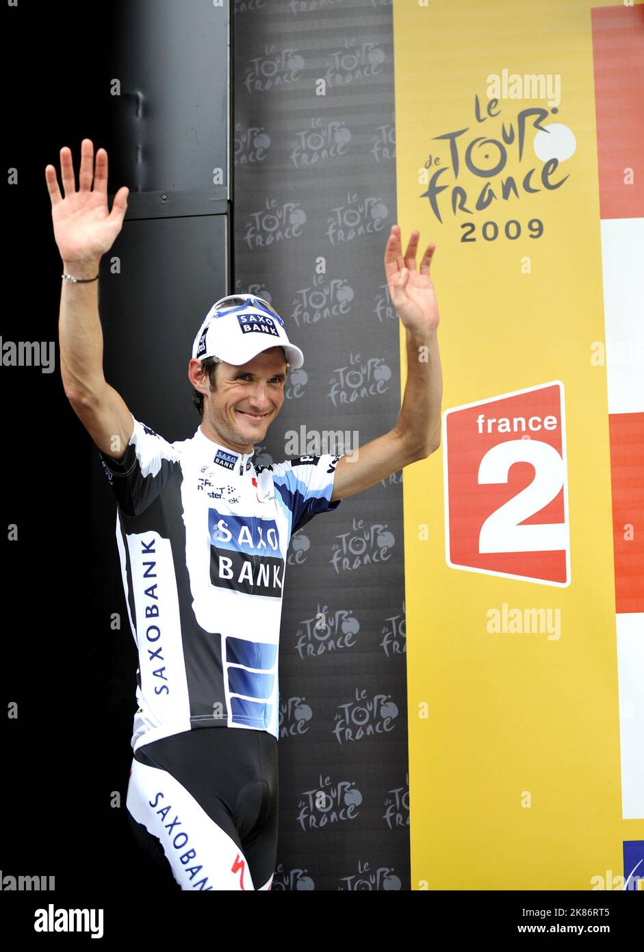Frank Schleck takes to the podium as winner of the stage Stock Photo ...