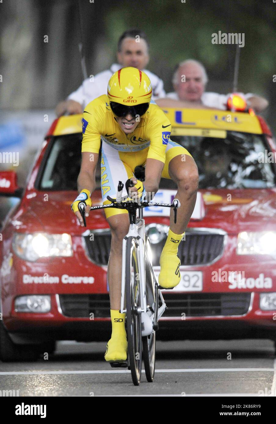 Alberto Contador overall leader and winner of the stage in Annecy ...