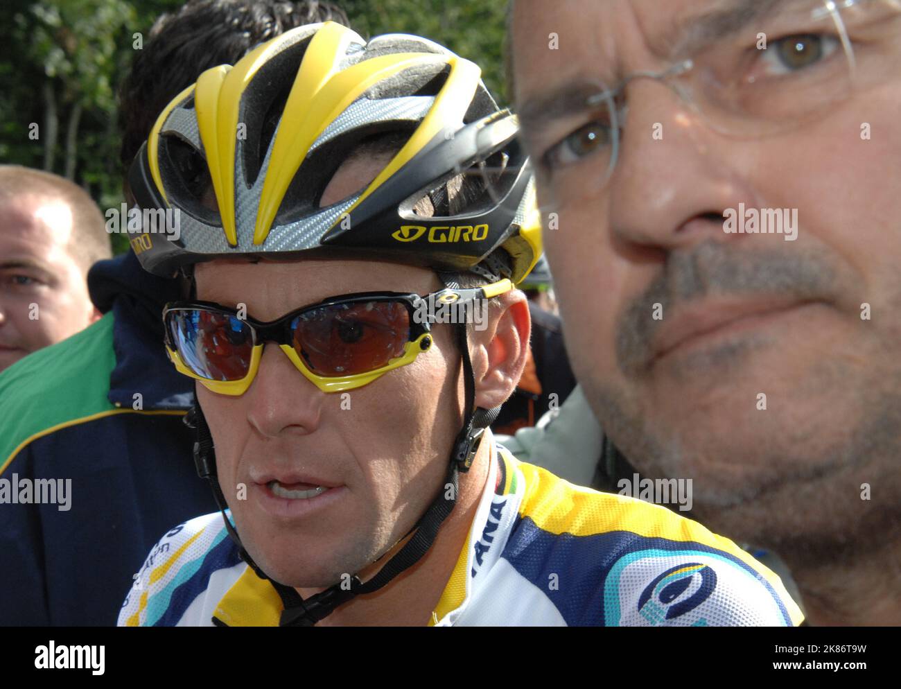 Lance Armstrong and the face of his bodyguard at The Tour of Ireland ...