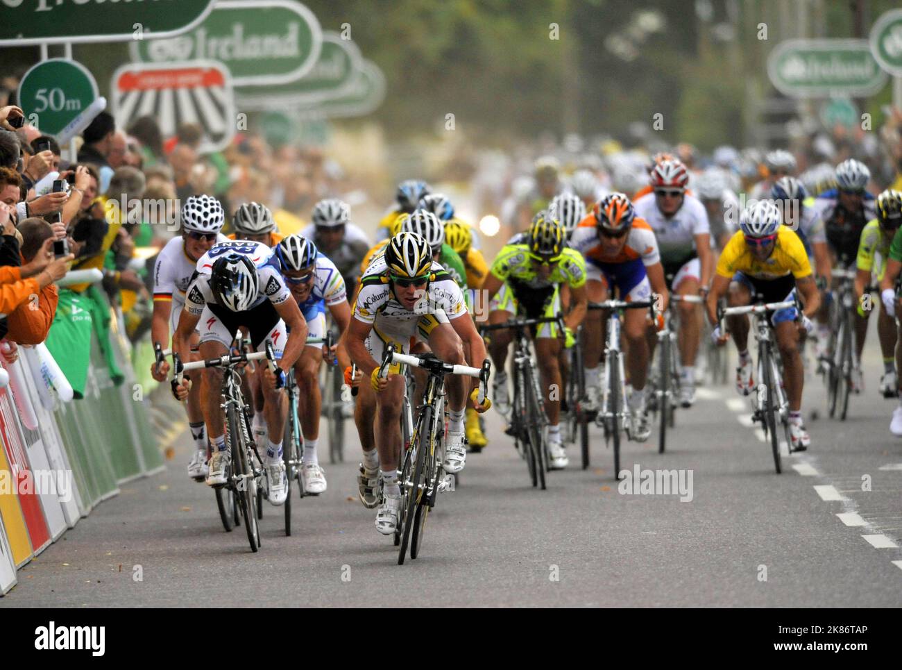 Mark Cavendish wins the second stage of the Tour of Ireland between ...