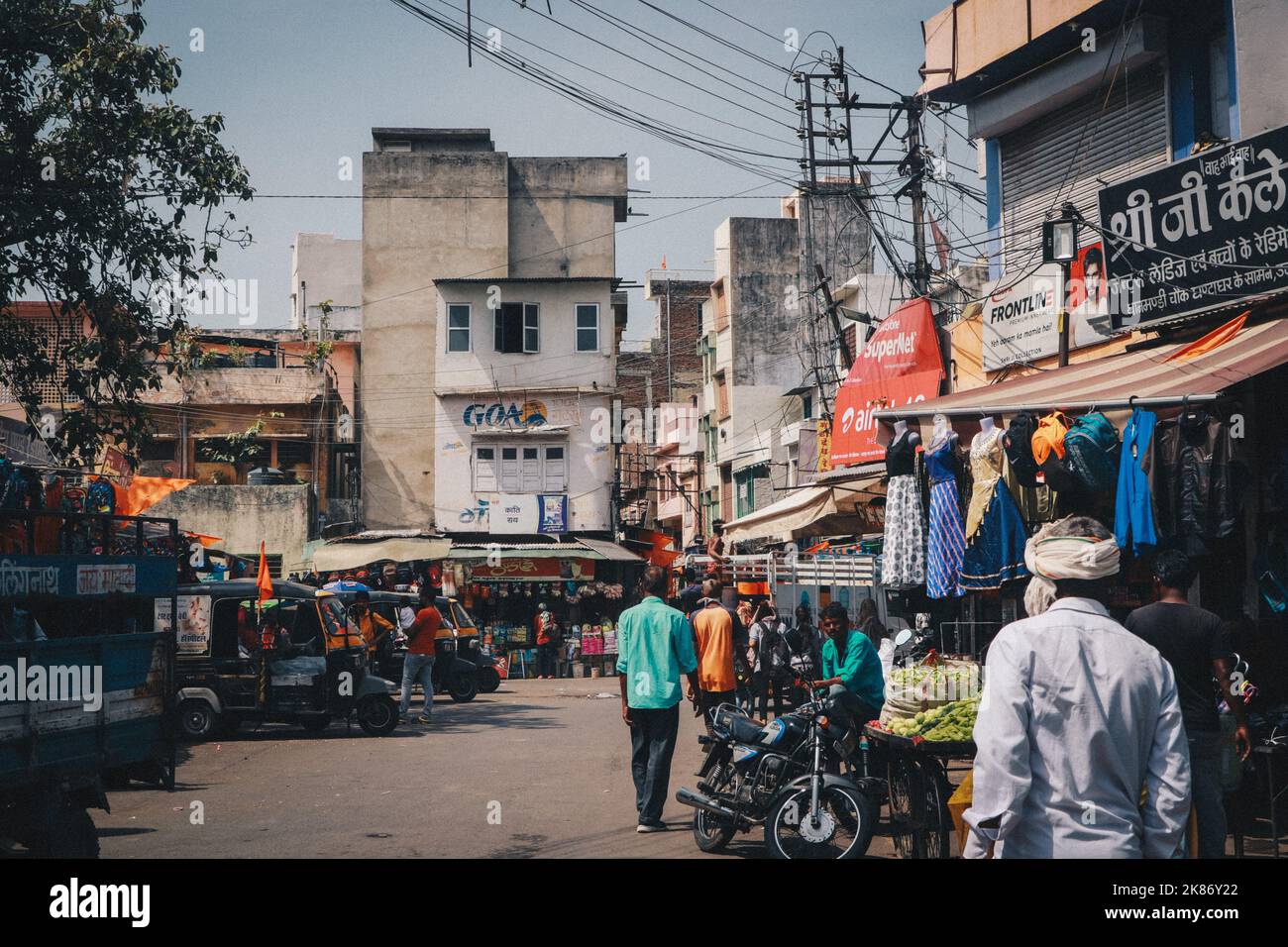 Discovering the little commercial streets of Udaipur Stock Photo - Alamy