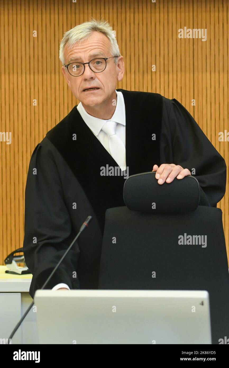 Munich, Germany. 21st Oct, 2022. The presiding judge at the Higher ...