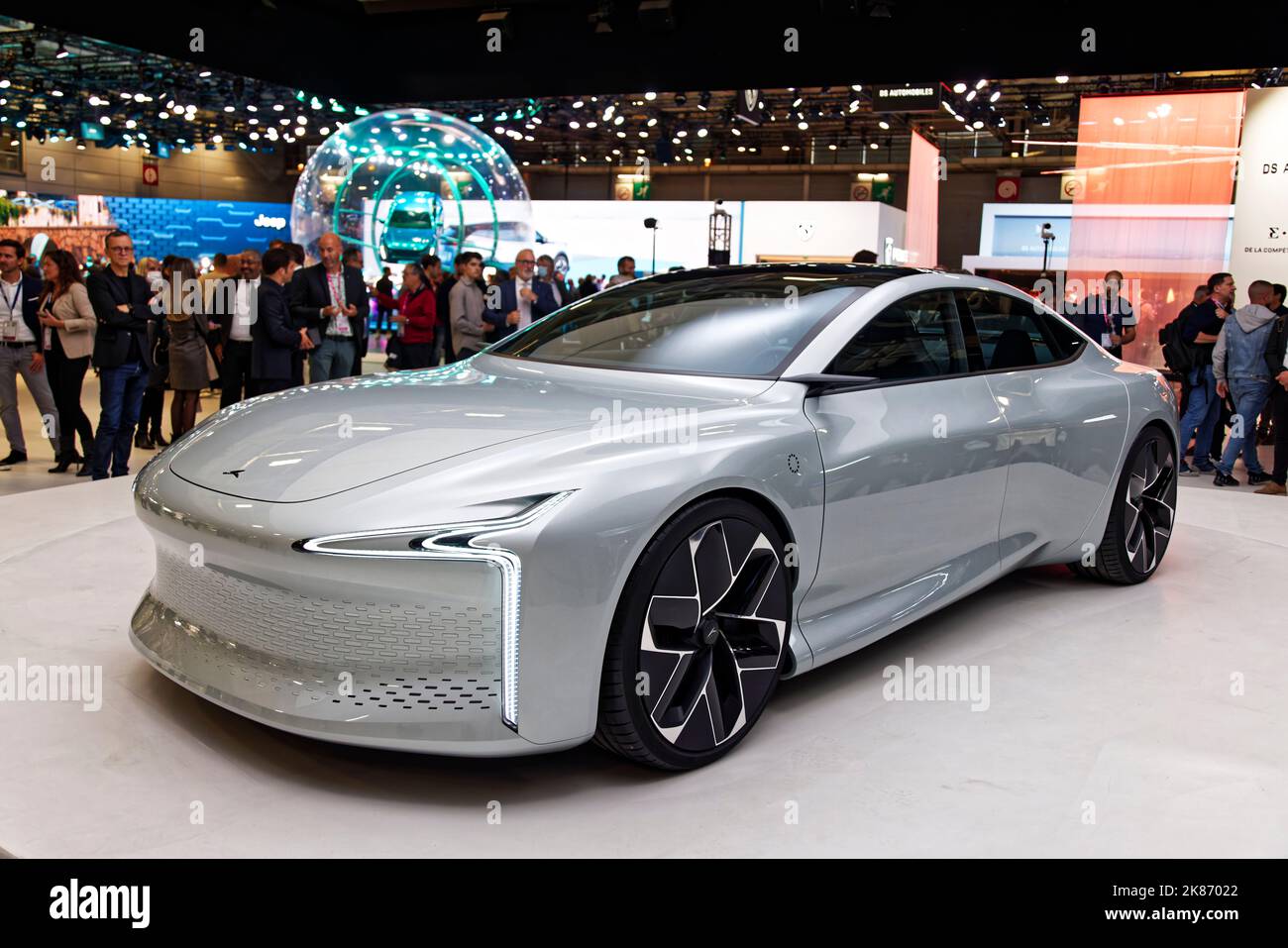 Paris, France. 17th Oct, 2022. The Hopium Machina Vision hydrogen ...