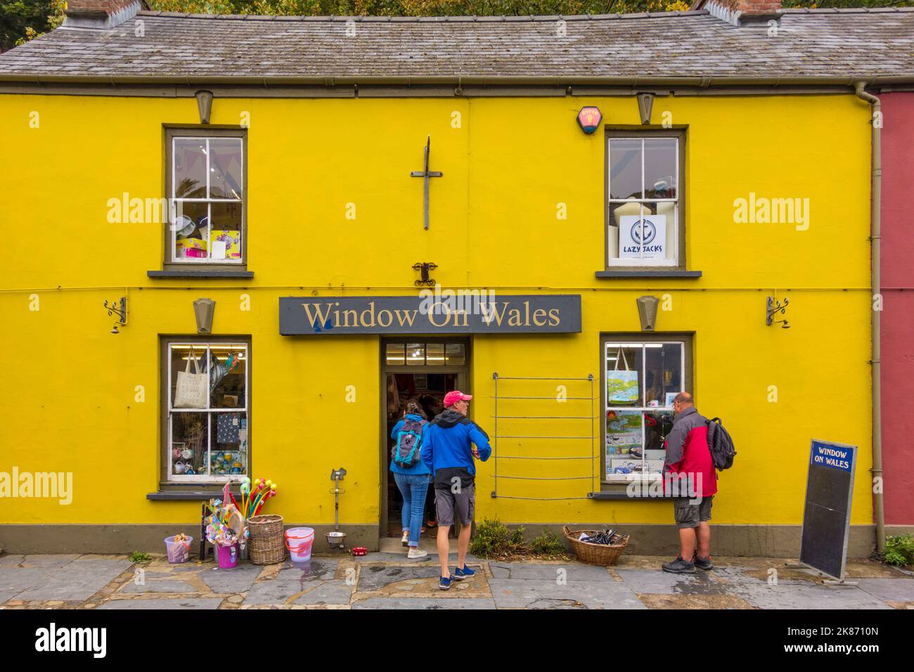 Village shop wales hi-res stock photography and images - Alamy
