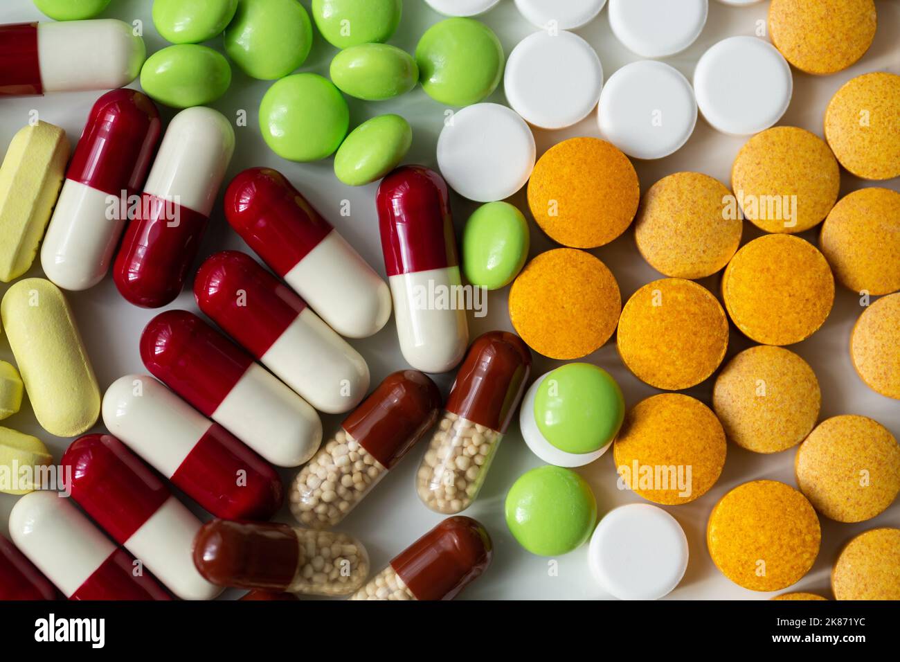 Hard dosage form hi-res stock photography and images - Alamy