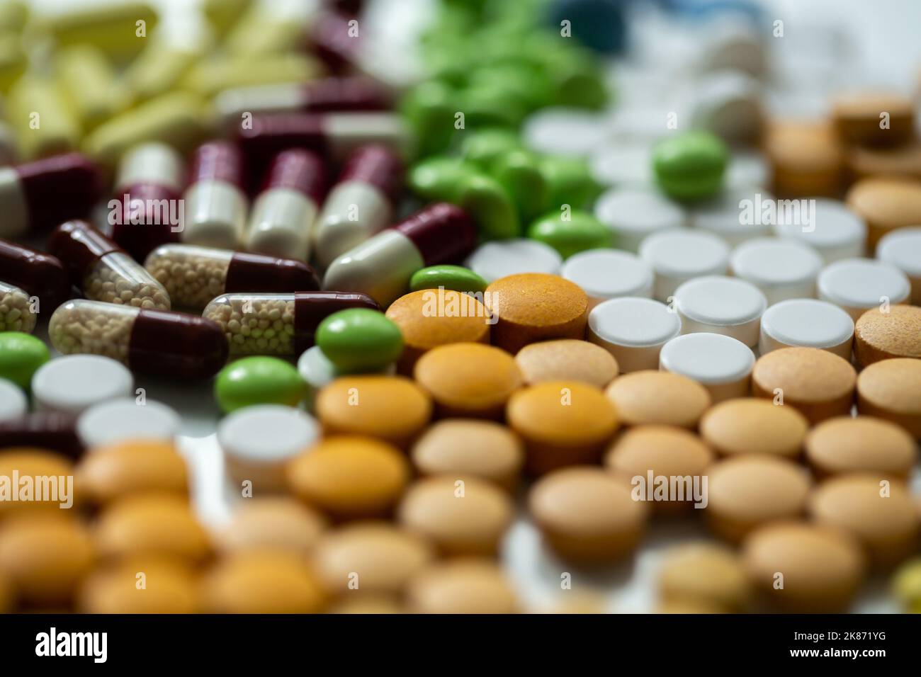 Different medication capsules tablets hi-res stock photography and ...