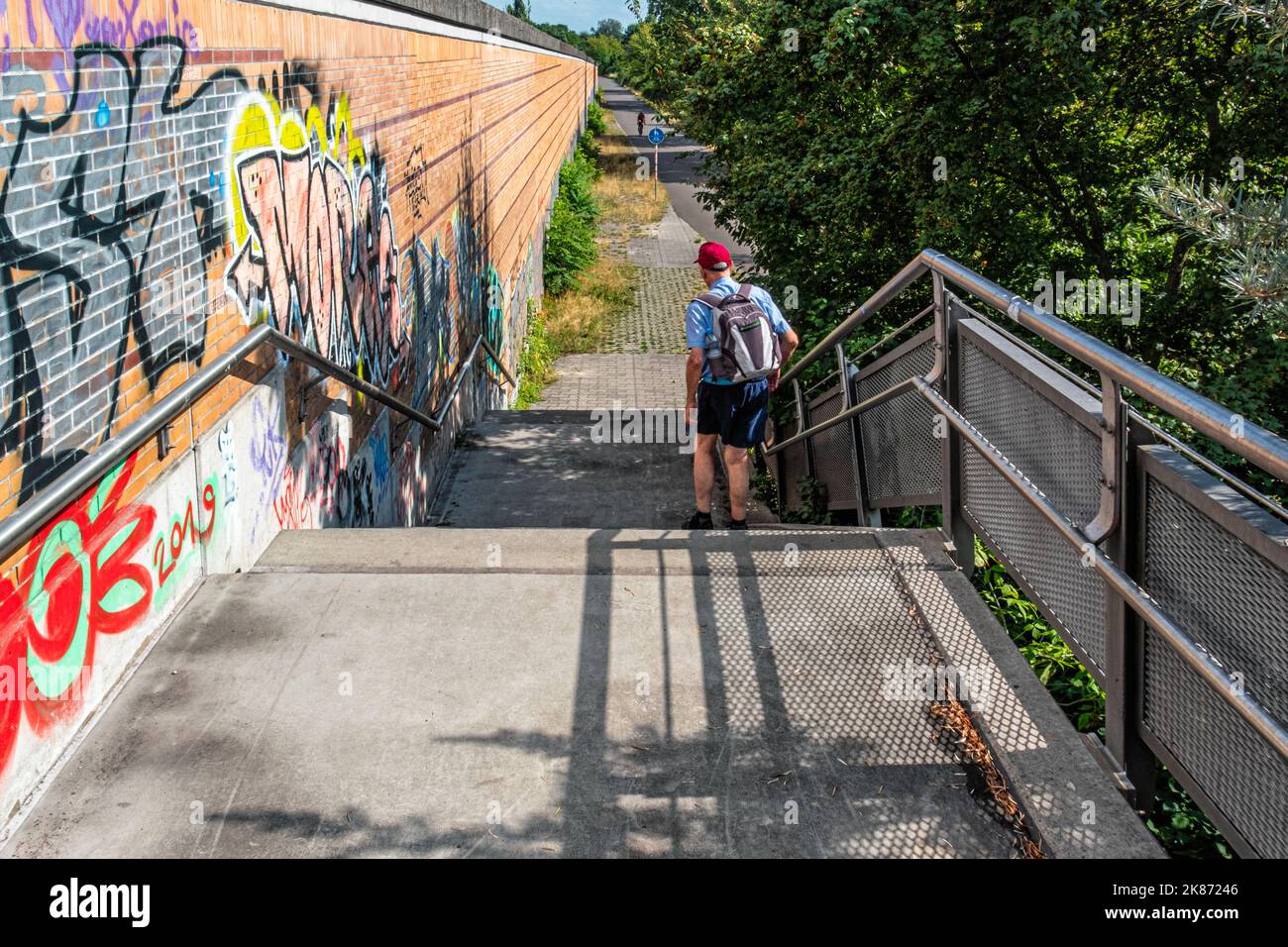 Cycle path along Route of Former Berlin Wall & steps to Anna-Nemitz ...