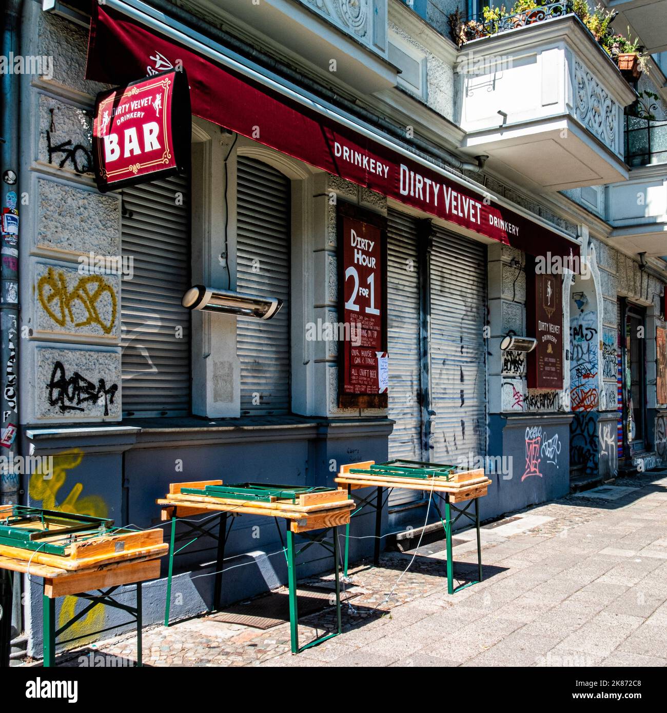 Dirty velvet bar hi-res stock photography and images - Alamy