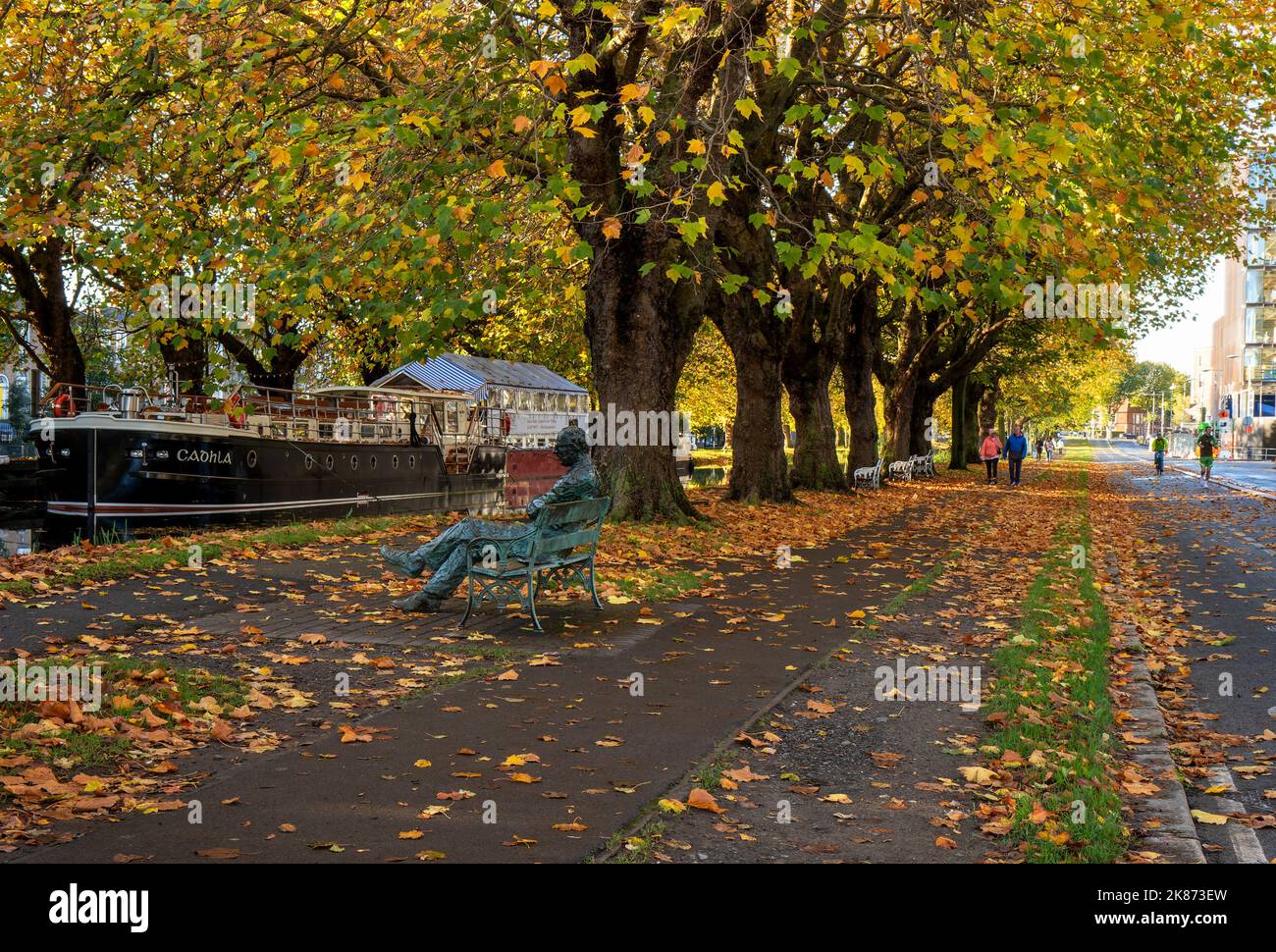 Patrick kavanagh sculpture hi-res stock photography and images - Alamy