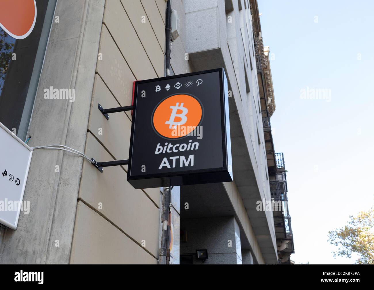 Cryptocurrency sign hi-res stock photography and images - Alamy