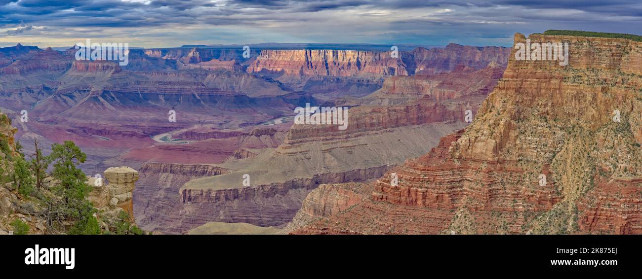 Grand Canyon viewed before sunset, west of Papago Point, Grand Canyon ...