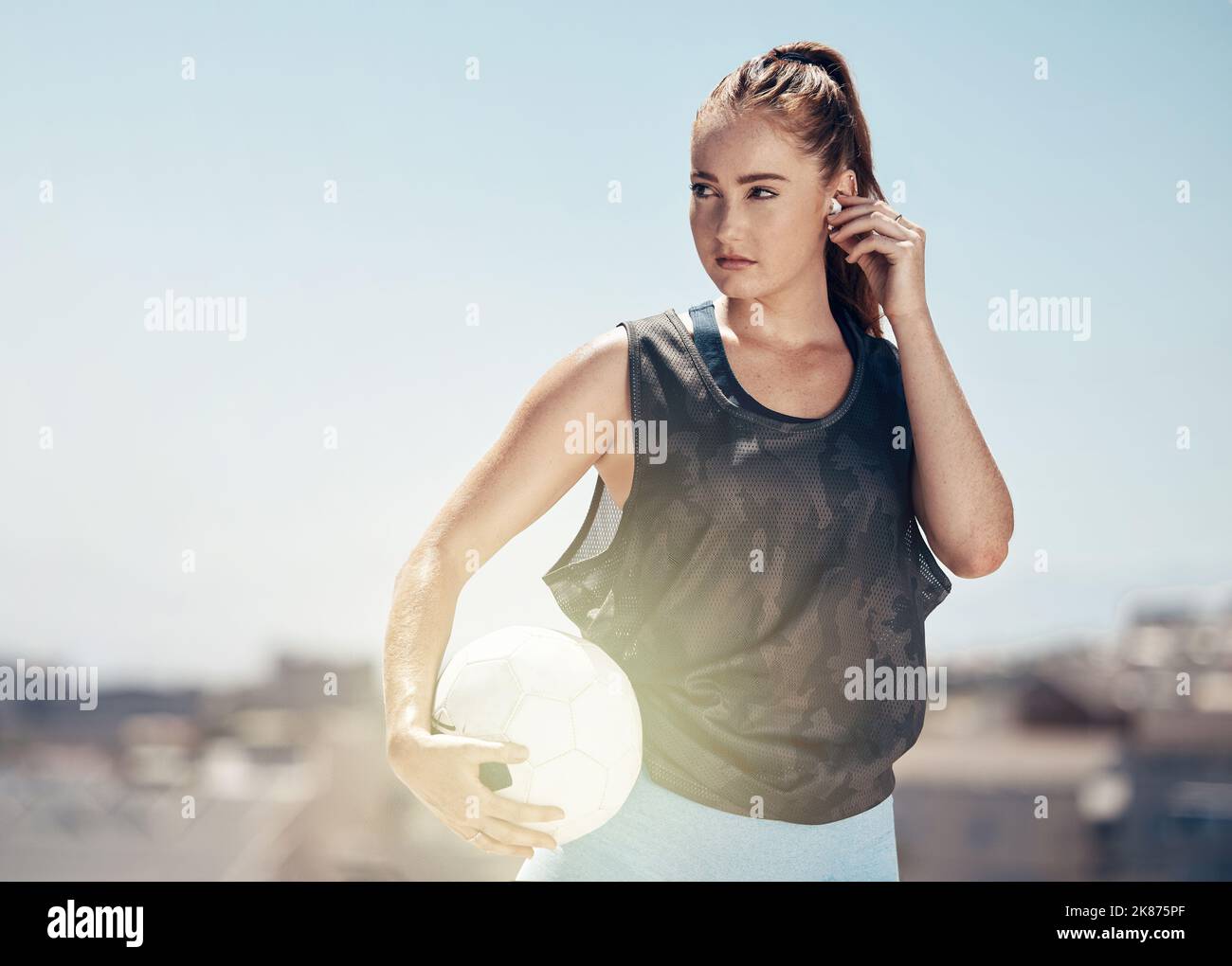 Thinking soccer ball woman hi-res stock photography and images - Alamy