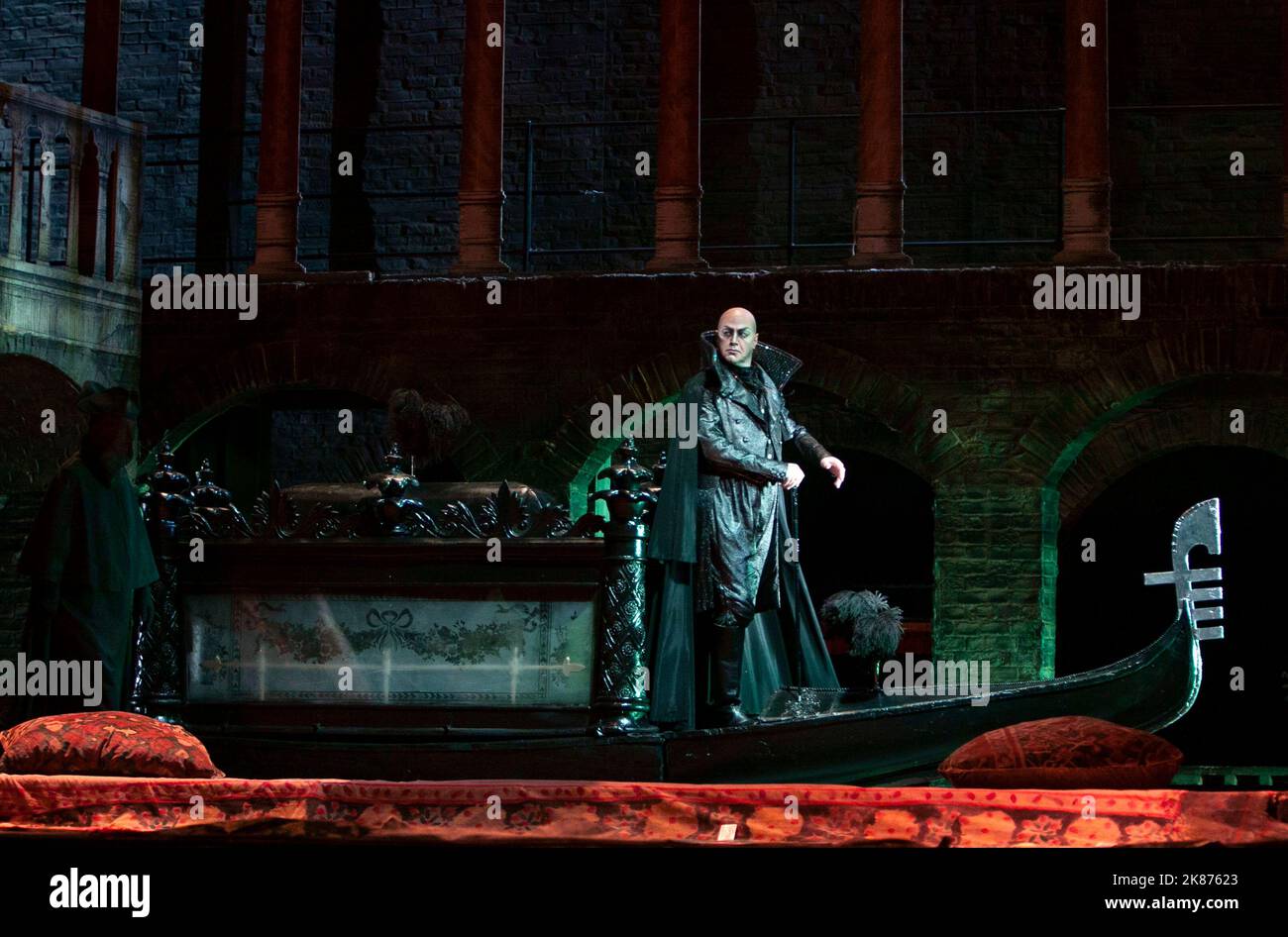 Dappertutto hi-res stock photography and images - Alamy