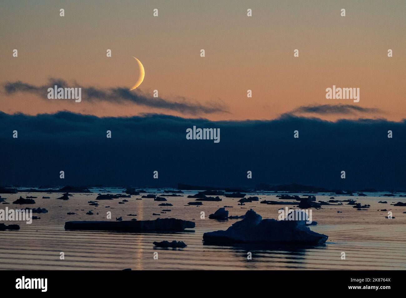 Moonrise in antarctica hi-res stock photography and images - Alamy