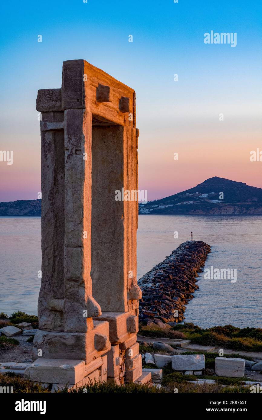 Dusk at Porta Gateway, part of the unfinished Temple of Apollo, Naxos ...