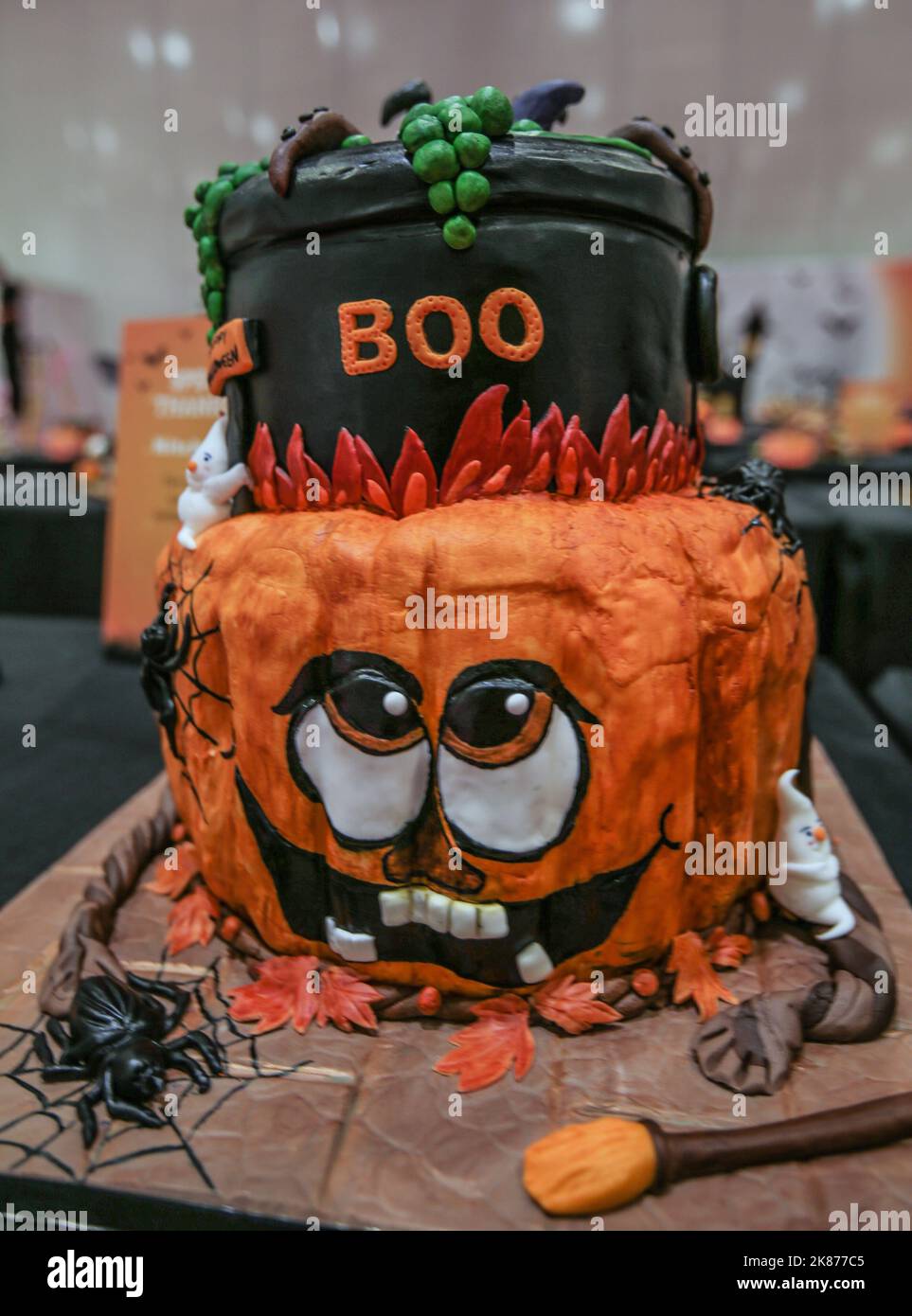 Queen elizabeth tribute cake hi-res stock photography and images - Alamy