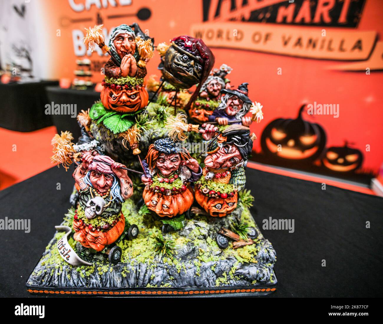 Queen elizabeth tribute cake hi-res stock photography and images - Alamy