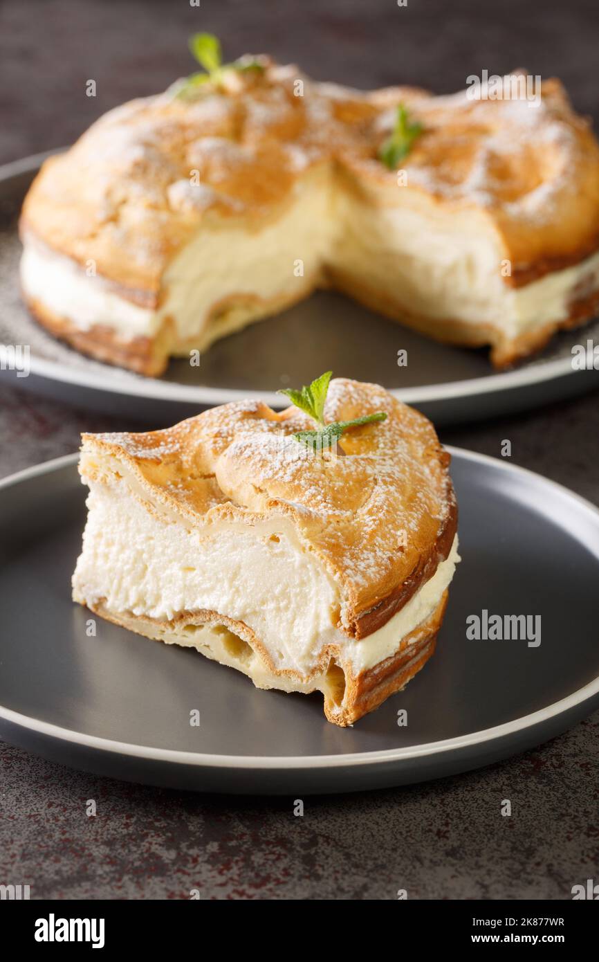 Carpathian cake Traditional Polish choux pastry cake Karpatka closeup ...