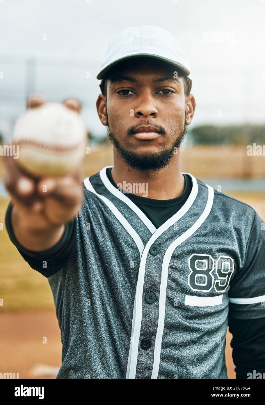 Exercise pitch black hi-res stock photography and images - Alamy